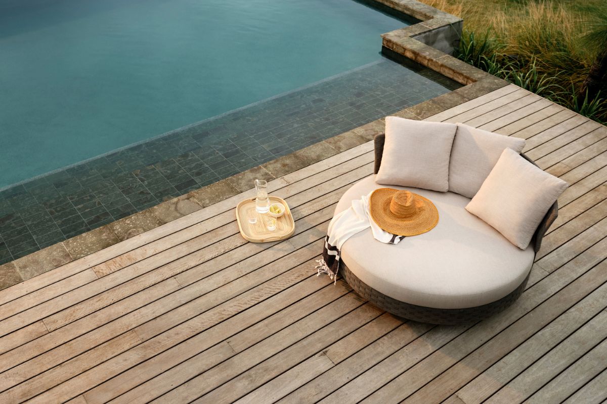 Luxury Sun Lounges for your outdoor oasis | King Living