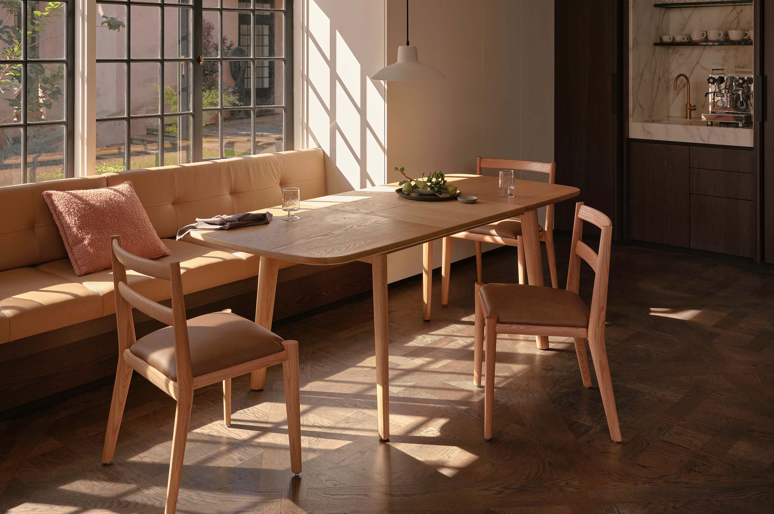 Magnolia 6 Seater Dining Table