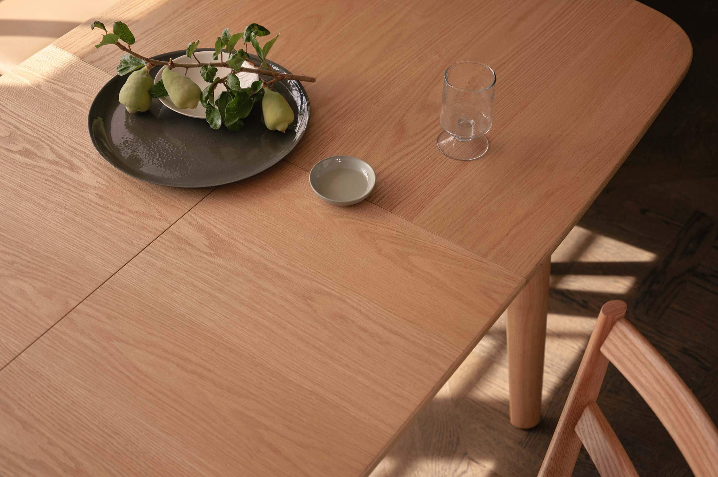 Magnolia 4-6 Seater Extendable Dining Table
