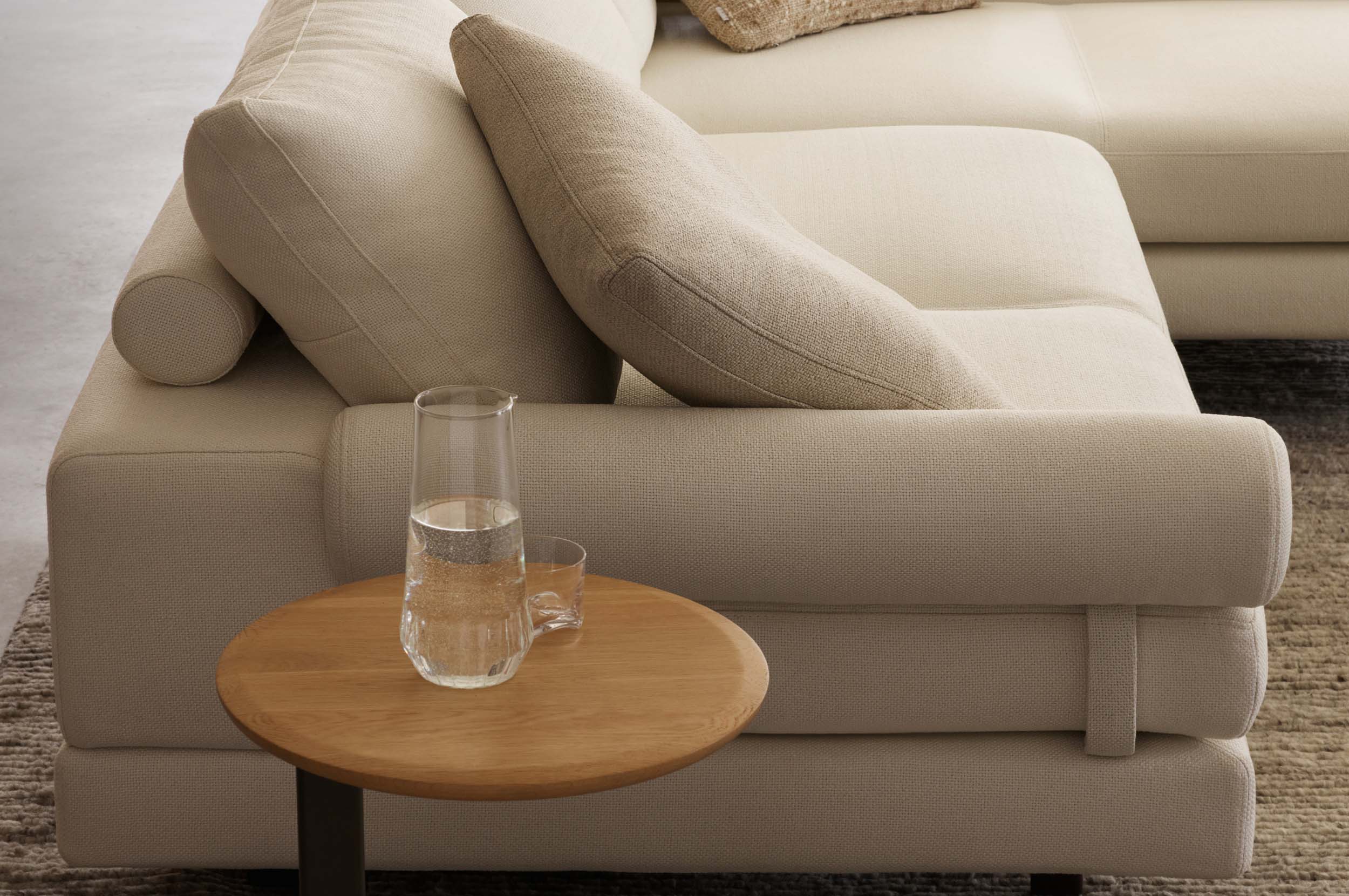 Bolster Armrest | King Living